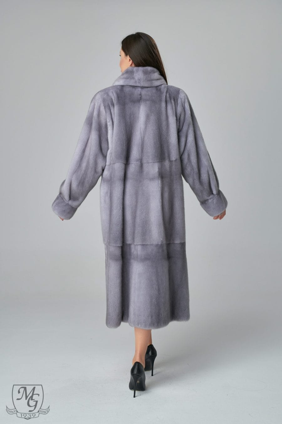 Haina din vizon / nurca Platinum Safir model Carla - Casa de blanuri MG