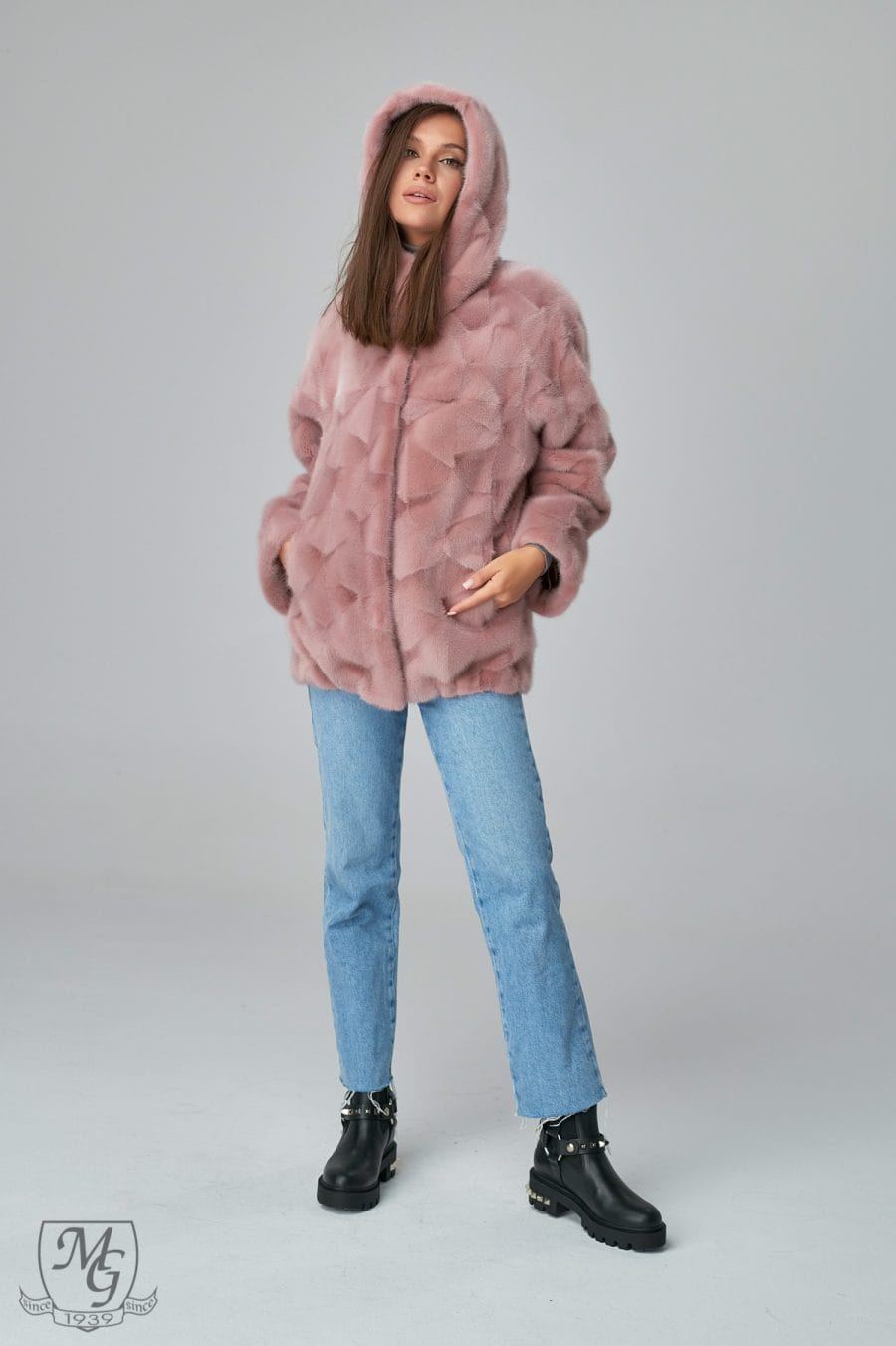 Jacheta din vizon / nurca roz pudra model 6436 cu gluga - Casa de ...