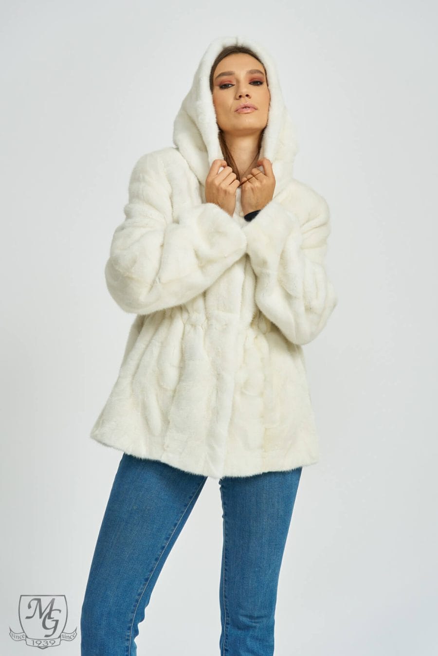 Jacheta din blana de vizon (nurca) alba cu gluga model Adriana - Casa ...