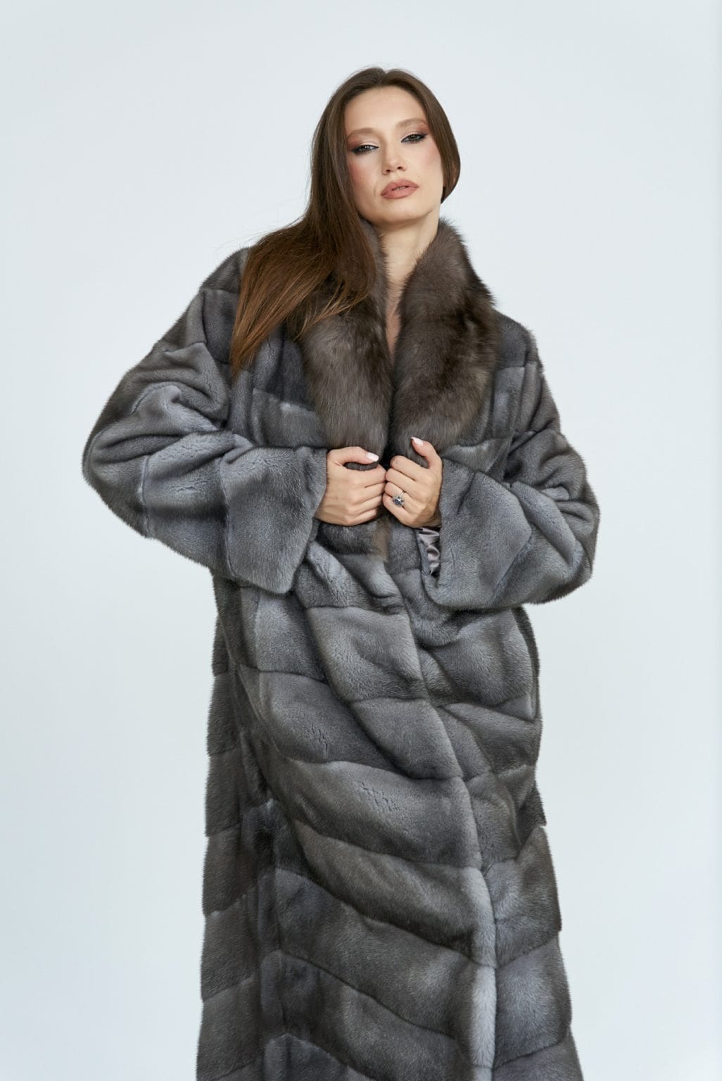 Mink Coat with Russian Sable Notch Collar - Casa de blanuri MG